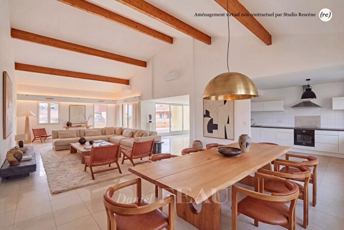 Appartement à vendre - Aix-en-Provence, Centre-ville - 5 pièces - 4 chambres