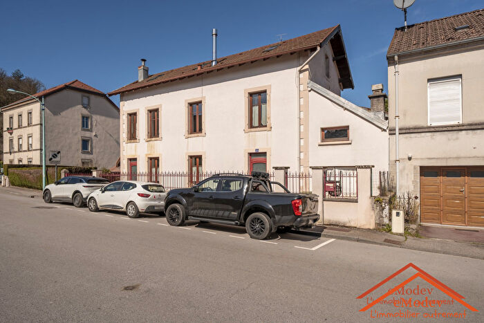 Maison à vendre - Remiremont - 6 pièces - 4 chambres