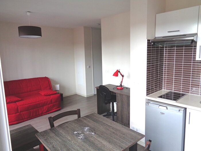 Appartement 1 pièce à Brive-la-Gaillarde, Centre-ville, Pont Cardinal, Champanatier, à louer