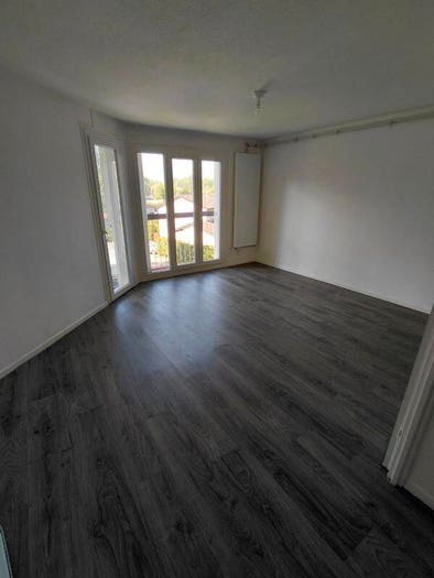 Le Bourg-Les Chenevières-Chantavot-Zone Industrielle, Domène - Appartement 3 pièces à louer