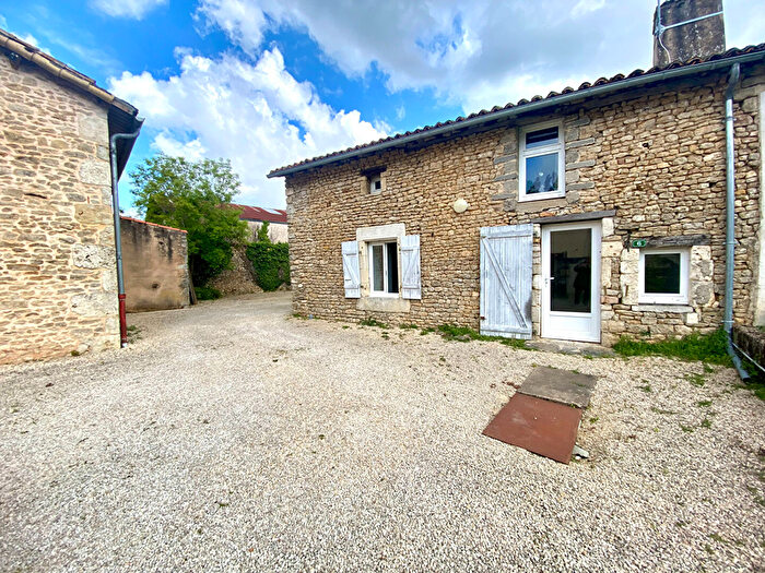 Voulon - Maison 5 pièces à louer