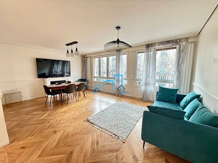 Appartement à louer - Léon-Blum Folie-Regnault, Paris ème - 4 pièces - 3 chambres