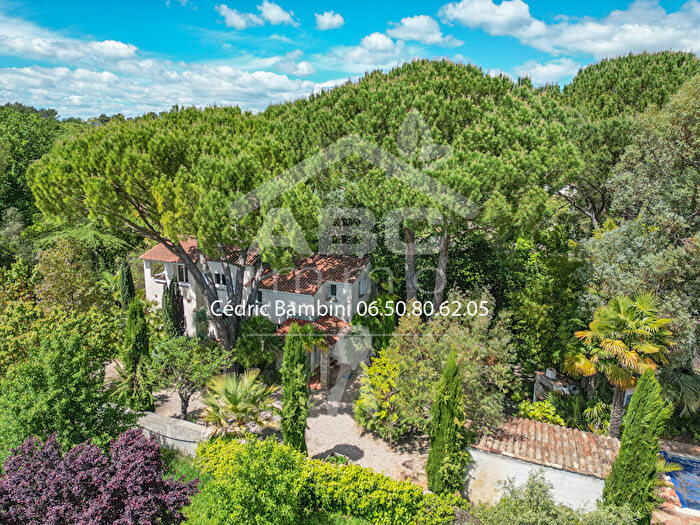 Saint-Maximin-la-Sainte-Baume, Vérane : Maison 9 pièces à vendre