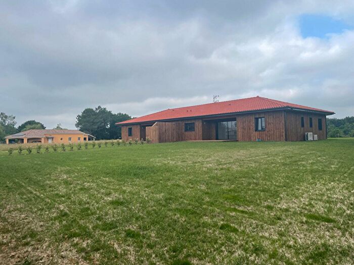Maison 4 pièces à louer à Amou