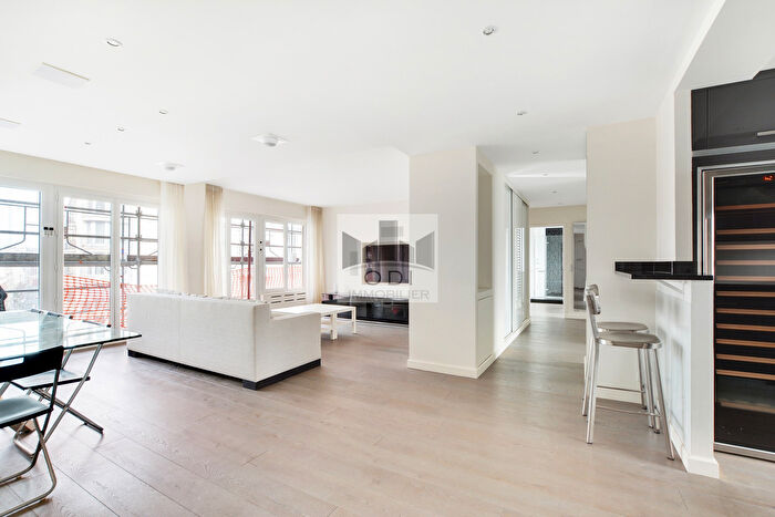 Paris 16ème, Auteuil-Nord, Jasmin, Mirabeau : Appartement 5 pièces à louer