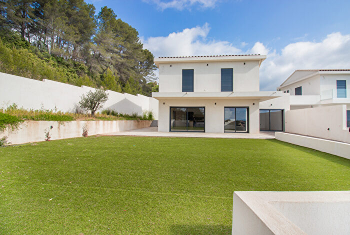 Maison à vendre - Cuers - 5 pièces - 4 chambres