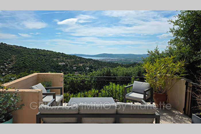 Appartement à vendre - Grimaud - 3 pièces - 2 chambres