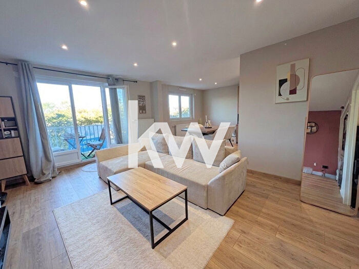 Appartement 3 pièces à Saint-Étienne, Crêt de Roc, à vendre