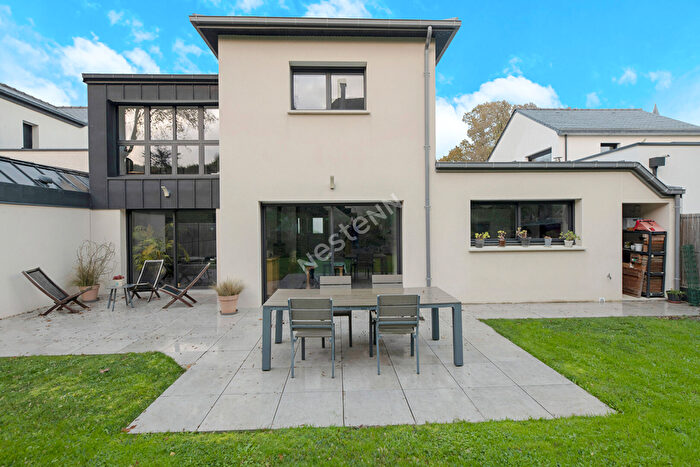 Maison à vendre - Châteaugiron - 6 pièces - 4 chambres