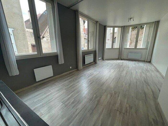 Appartement à louer - Cité Bretonnie-Chatelet-Favieres-Conches, Montluçon - 2 pièces - 1 chambre