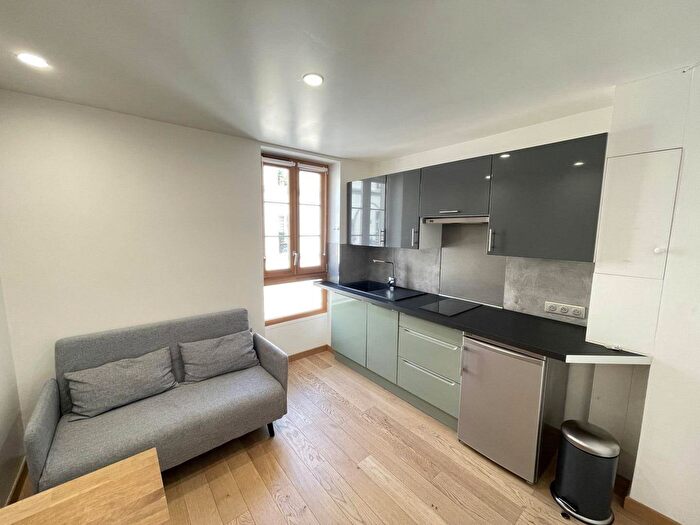 Appartement à louer - La Plaine des Sablons, Neuilly-sur-Seine - 2 pièces - 1 chambre