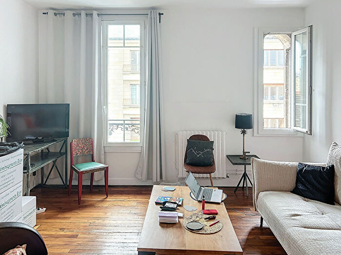 Appartement à louer - Reims, Centre-ville - 3 pièces - 2 chambres