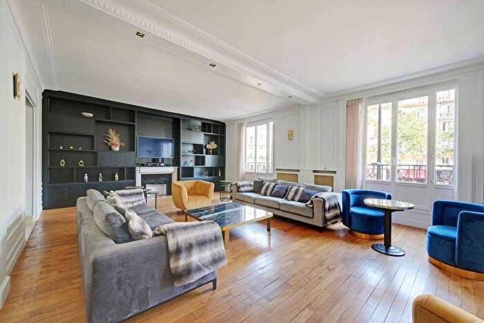 Appartement à louer - Ternes-Maillot, Paris ème arrondissement - 4 pièces - 3 chambres