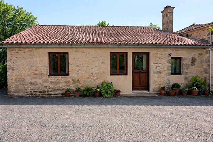 Maison 12 pièces à vendre - Saint-Hilaire-des-Loges