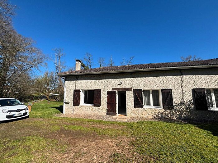 Maison à louer - Biarnes, Saint-Pierre-du-Mont - 2 pièces - 1 chambre