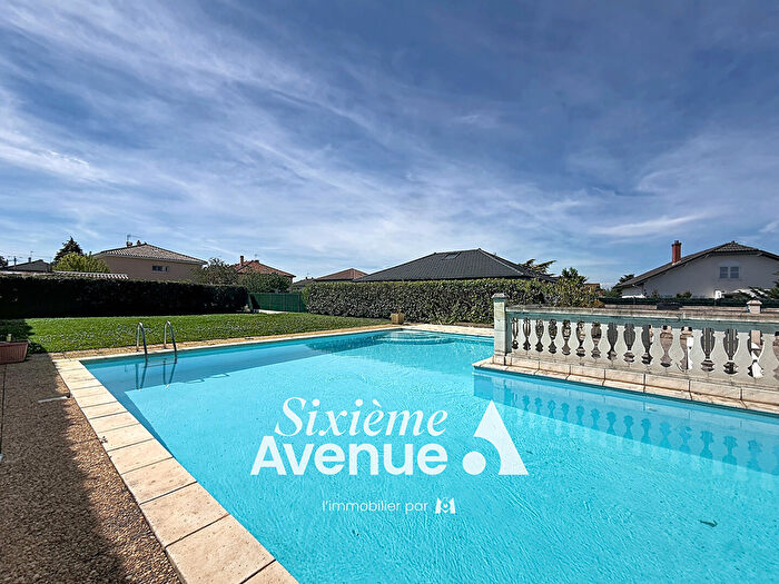 Maison à vendre - Décines-Charpieu, Champ Blanc - 9 pièces - 5 chambres