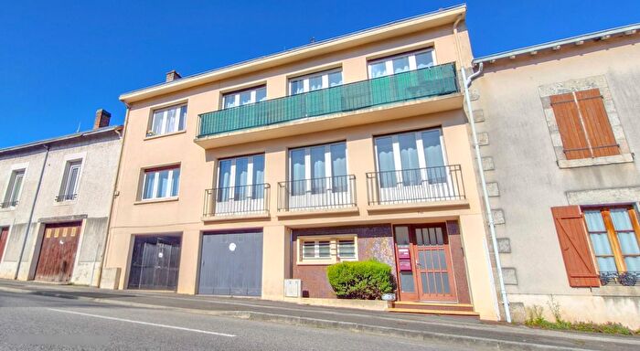 Maison à vendre - Bellac - 8 pièces - 6 chambres