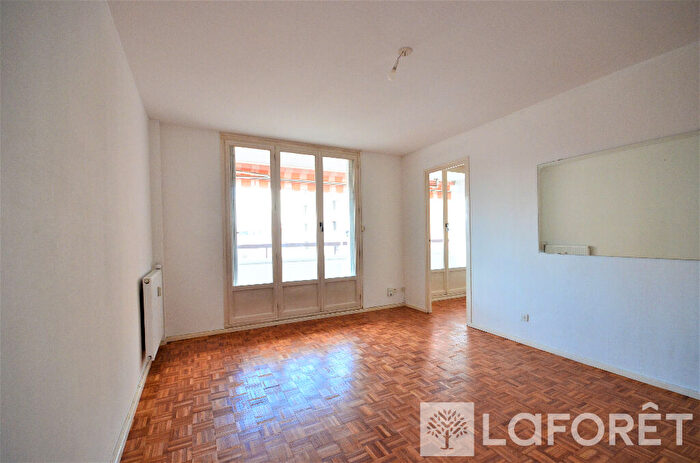 Appartement à louer - Villeurbanne, Zola, Pressence - 4 pièces - 3 chambres