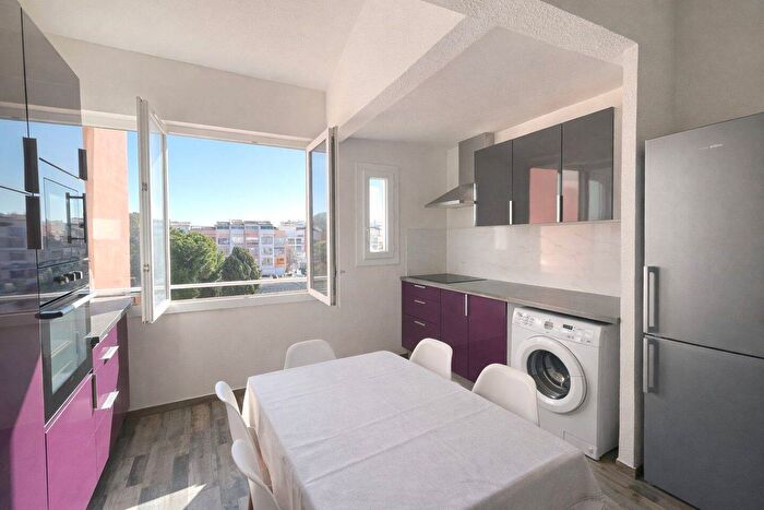 Appartement à louer - Agde - 3 pièces - 2 chambres