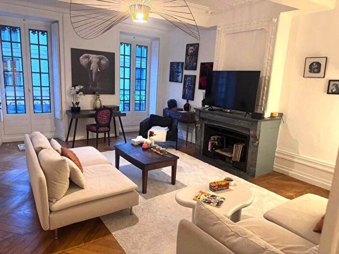 Appartement à louer - Crémieu - 3 pièces - 2 chambres