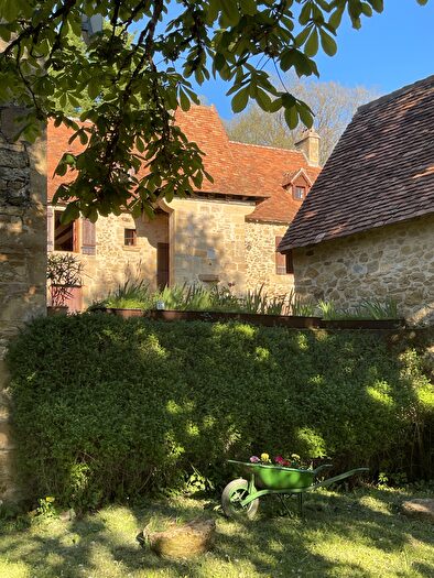 Maison à vendre - Thiviers - 8 pièces - 4 chambres