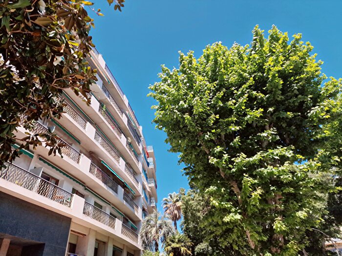 Appartement 2 pièces à Nice, Carabacel, à vendre