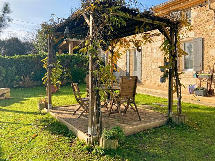 Maison à vendre - Galgon - 7 pièces - 5 chambres