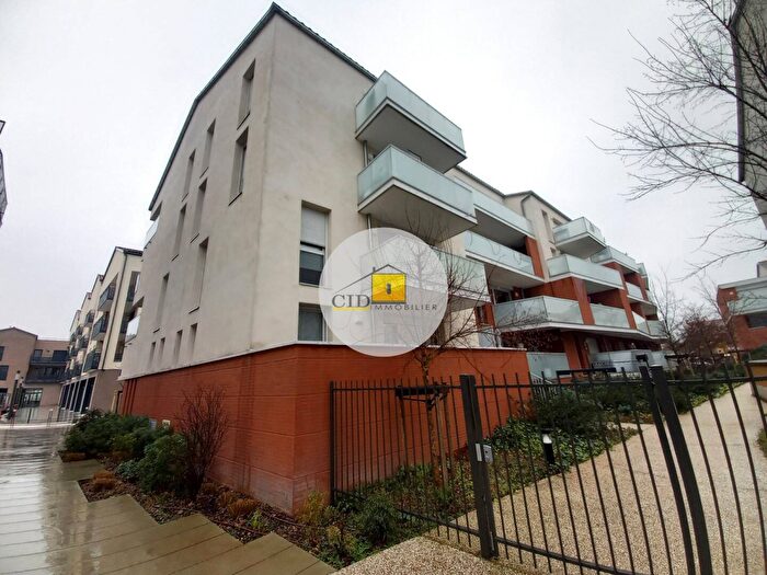 Saint-Laurent-de-Mure : Appartement 3 pièces à louer