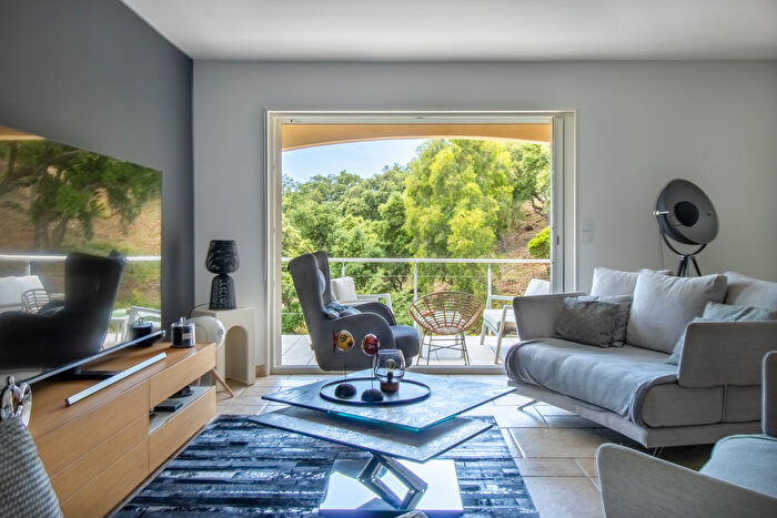 Maison à vendre - La Londe-les-Maures, Valcros, Alicastre, Haut Pansard, Bas Pansard, Le Pin - 4 pièces - 3 chambres