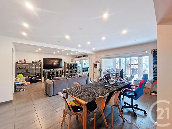 Noisy-le-Grand, Centre-ville : Maison 5 pièces à vendre