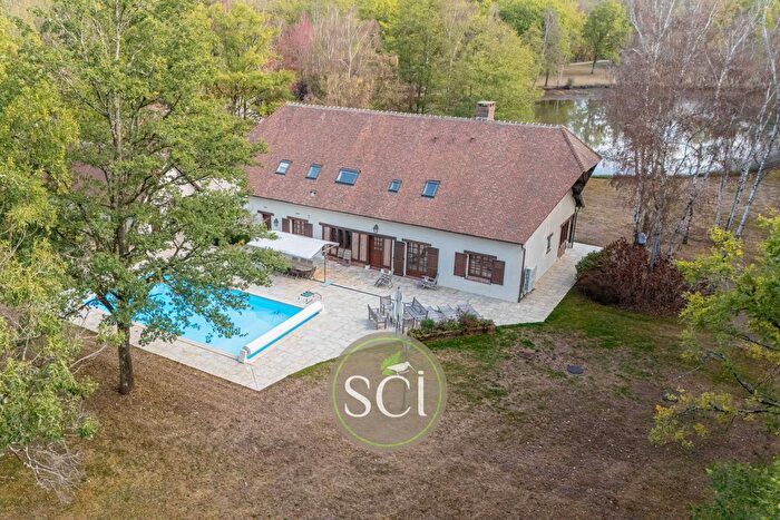 Maison 8 pièces à Ménestreau-en-Villette, à vendre