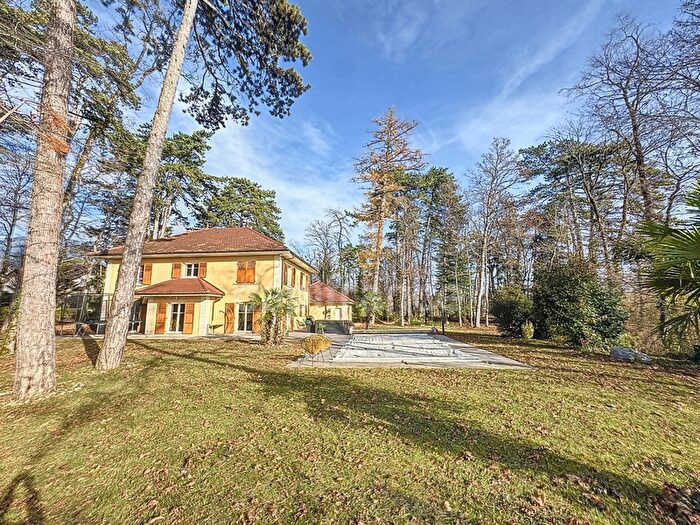 Maison 8 pièces à Gex, à vendre
