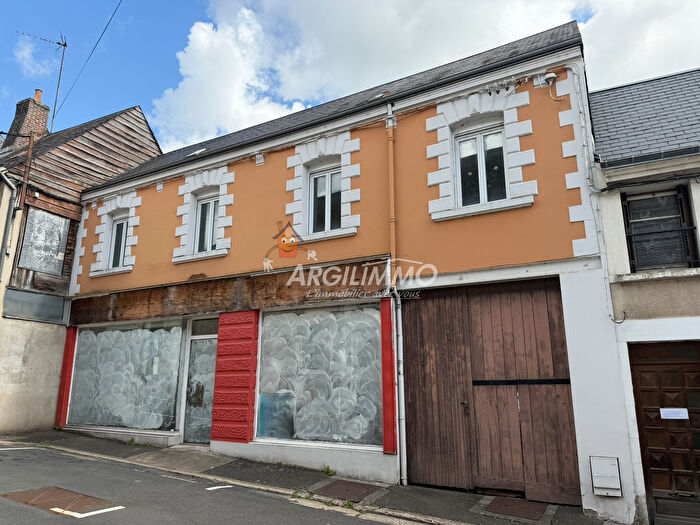 Bessé-sur-Braye : Maison 10 pièces à vendre