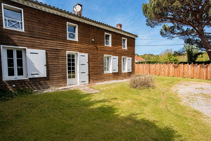 Maison à vendre - Biscarrosse, Navarrosse, Ipse, Mayotte, Millas, Bosque, En Belliard - 6 pièces - 5 chambres