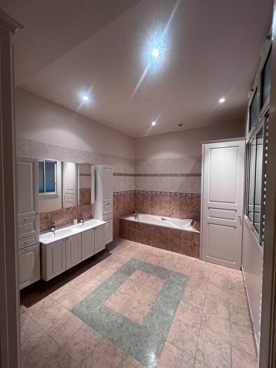 Appartement à vendre - Limoges, Centre-ville, Hôtel de Ville, Emailleurs - 5 pièces - 3 chambres