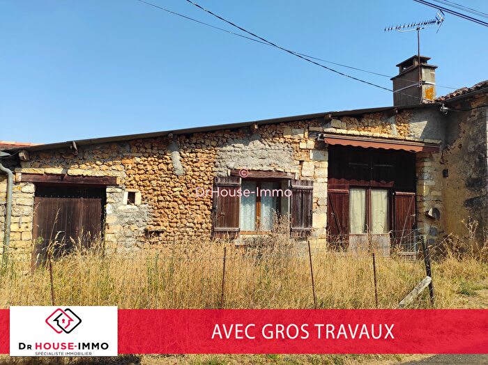 Saint-Sauvant : Maison 5 pièces à vendre