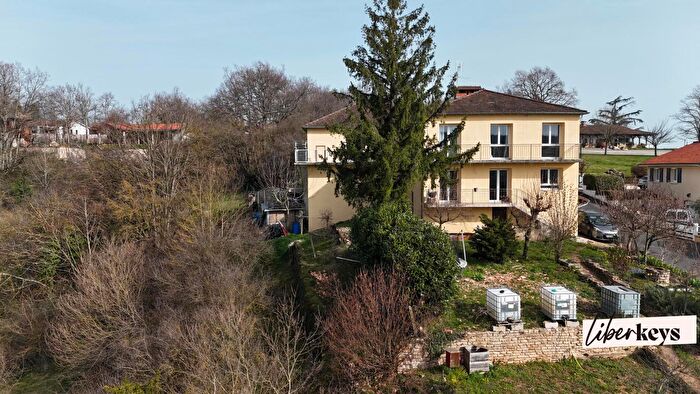 Maison à vendre - Lugny - 8 pièces - 7 chambres