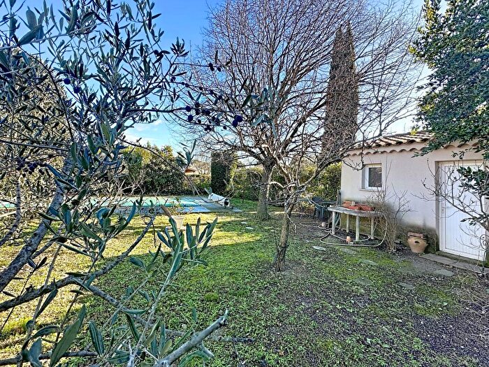 Maison à vendre - Morières-lès-Avignon - 6 pièces - 5 chambres