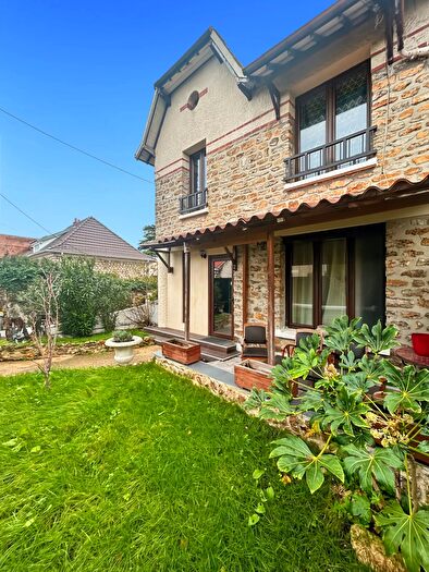 Maison à vendre - Melun, Rive de Seine, Sud - 7 pièces - 4 chambres