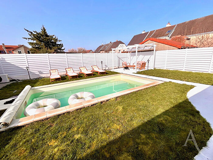 Maison à vendre - Sainte-Marie-aux-Chênes - 5 pièces - 3 chambres