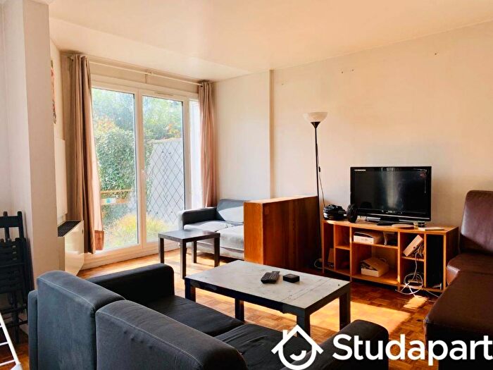 Appartement à louer - Le Plateau, Vitry-sur-Seine - 1 pièce - 4 chambres