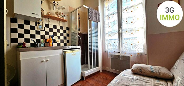 Trouville-sur-Mer, Plages, Promenade des Planches, Bon Secours : Appartement 1 pièce à vendre
