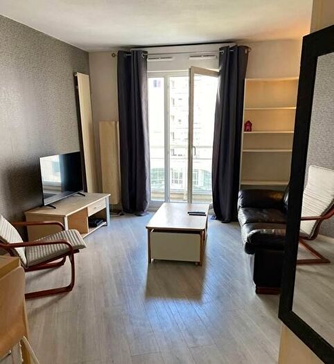 Puteaux, République : Appartement 2 pièces à louer