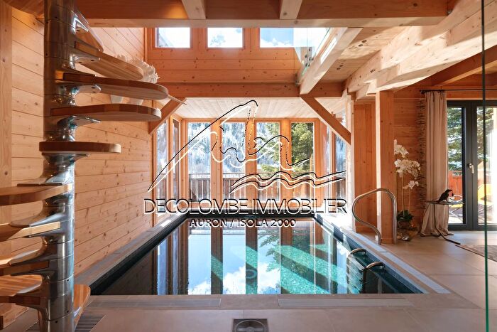 Maison à vendre - Isola - 9 pièces - 6 chambres