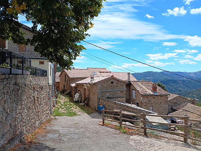 Maison 6 pièces à vendre - Saint-Maurice-en-Chalencon