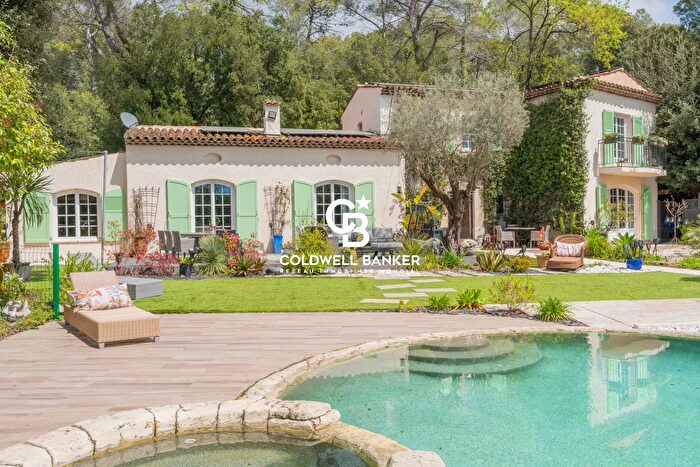 Maison à vendre - Roquefort-les-Pins - 8 pièces - 5 chambres