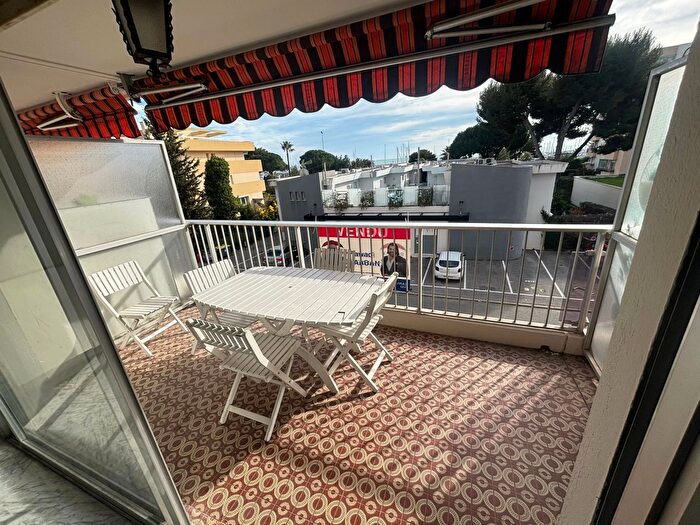 Appartement à vendre - Saint-Laurent-du-Var, Bord de Mer, Port de Plaisance - 3 pièces - 2 chambres