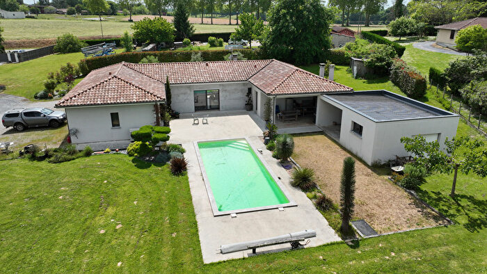 Maison 6 pièces à vendre à Castelnau-dAuzan