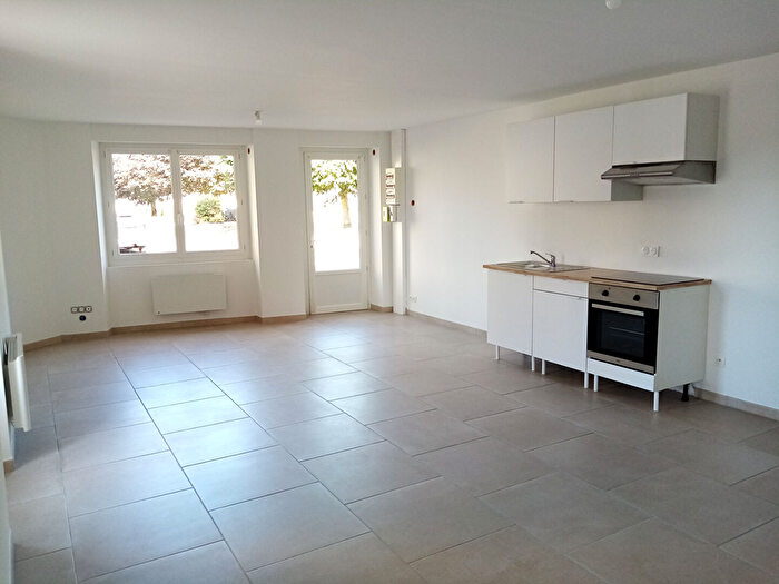 Maison 4 pièces à Les Cerqueux, à louer