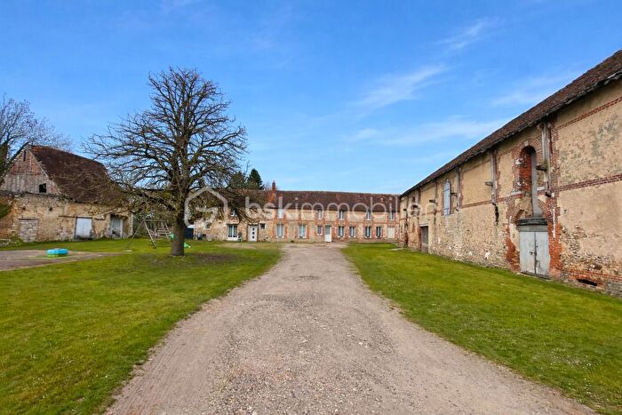 Maison à vendre - Chaumont-en-Vexin - 11 pièces - 8 chambres